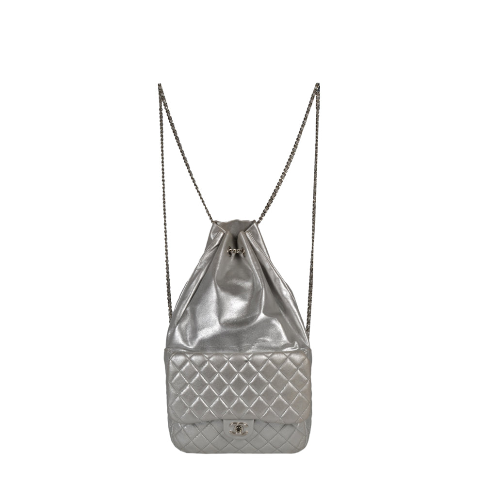 Chanel Rucksack Silver Leder Quilted Front Pocket Hardware Silber – ewa ...
